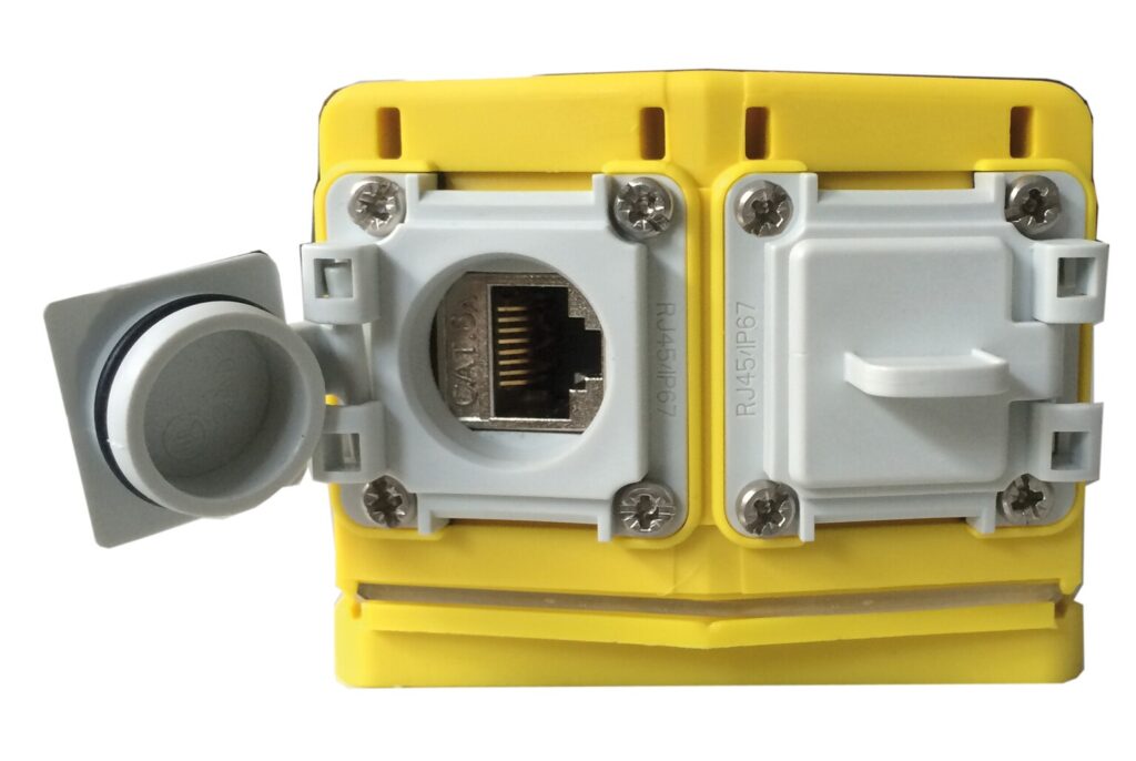 IP 67 Datendose - eku Kabel & Systeme